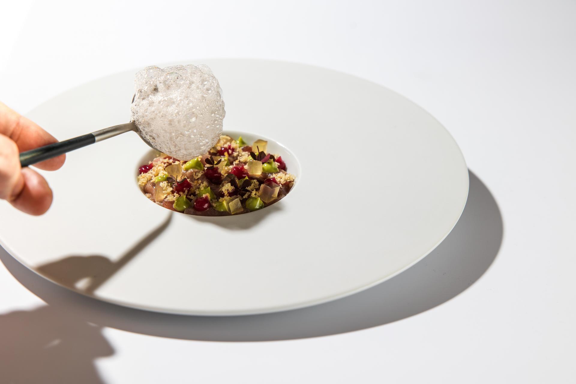 Gloria Glam - Tradicionalna jela u fine dining varijanti by Matija Bregeš