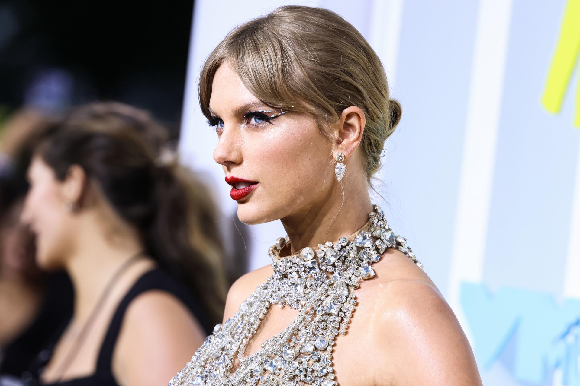 Gloria Glam - Uskoro stiže novi album Taylor Swift